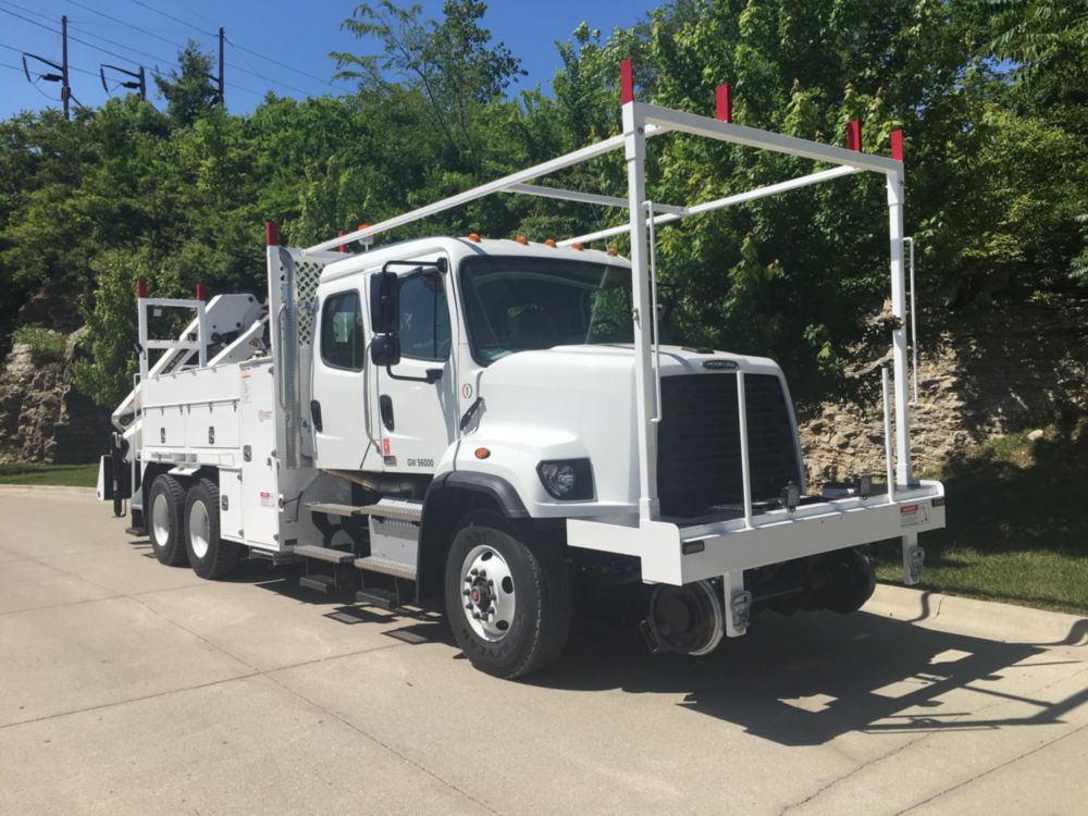 11,640 lbs Knuckle Boom Rental - Custom Truck One Source