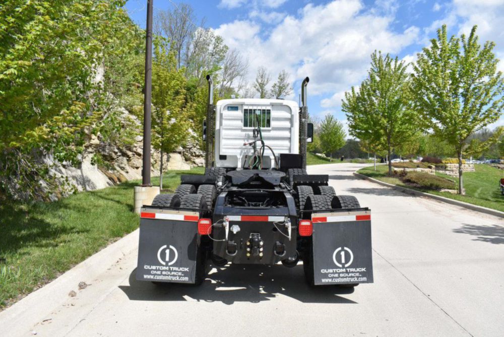Tandem Axle Highway Tractor Rental - Custom Truck One Source