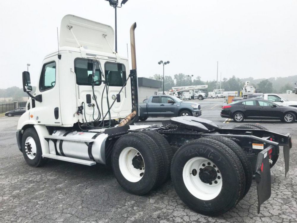 Tandem Axle Highway Tractor Rental - Custom Truck One Source