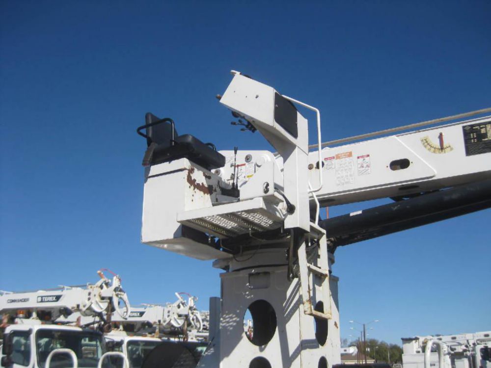 2019 Freightliner M2106 Versalift TMD-2047 Digger Derrick