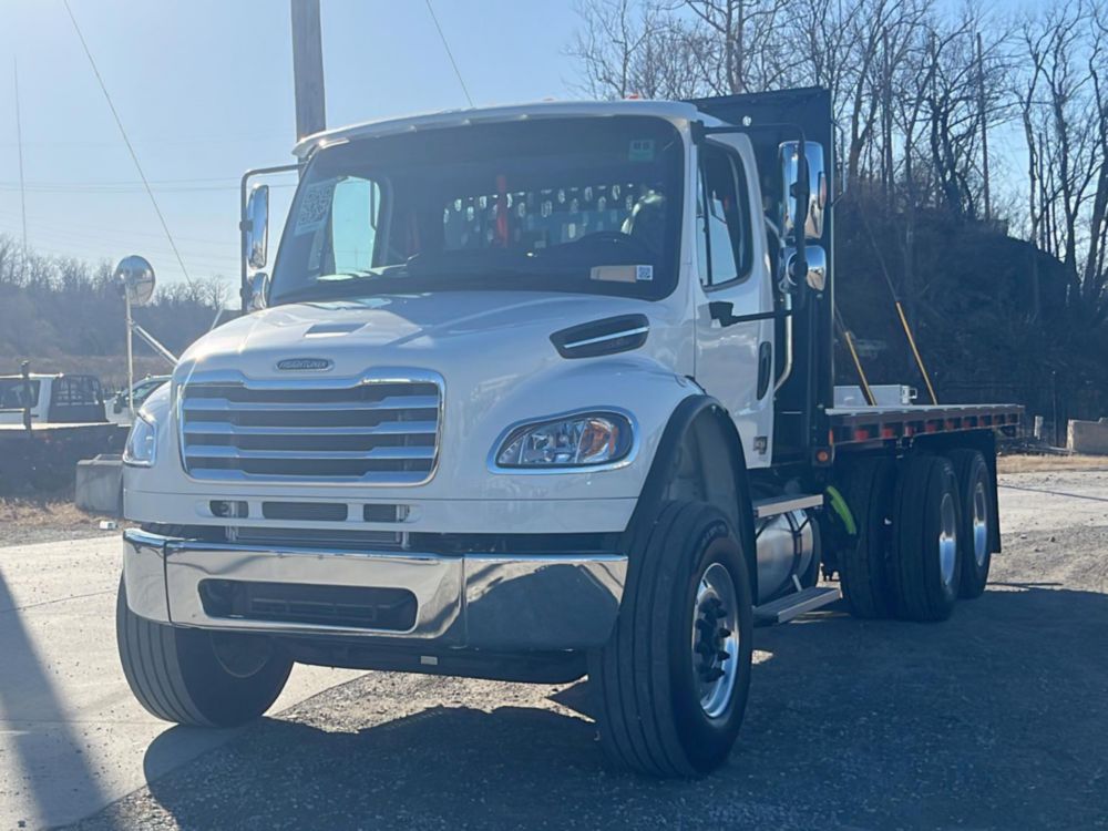 2025 Freightliner M2106 6x4 20' Load King Flatbed Truck