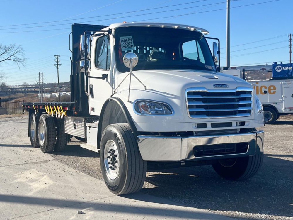2025 Freightliner M2106 6x4 20' Load King Flatbed Truck