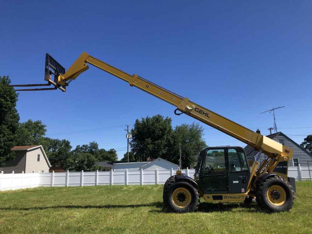 12,000 lbs Telehandler Rental - Custom Truck One Source