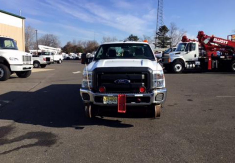 3/4 Ton Crew Cab Gas Hi-Rail Pickup Truck Rental - Custom Truck One Source