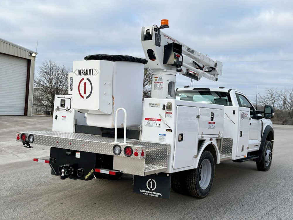 2023 Ford F550 4x4 Versalift SST-40-EIH Bucket Truck