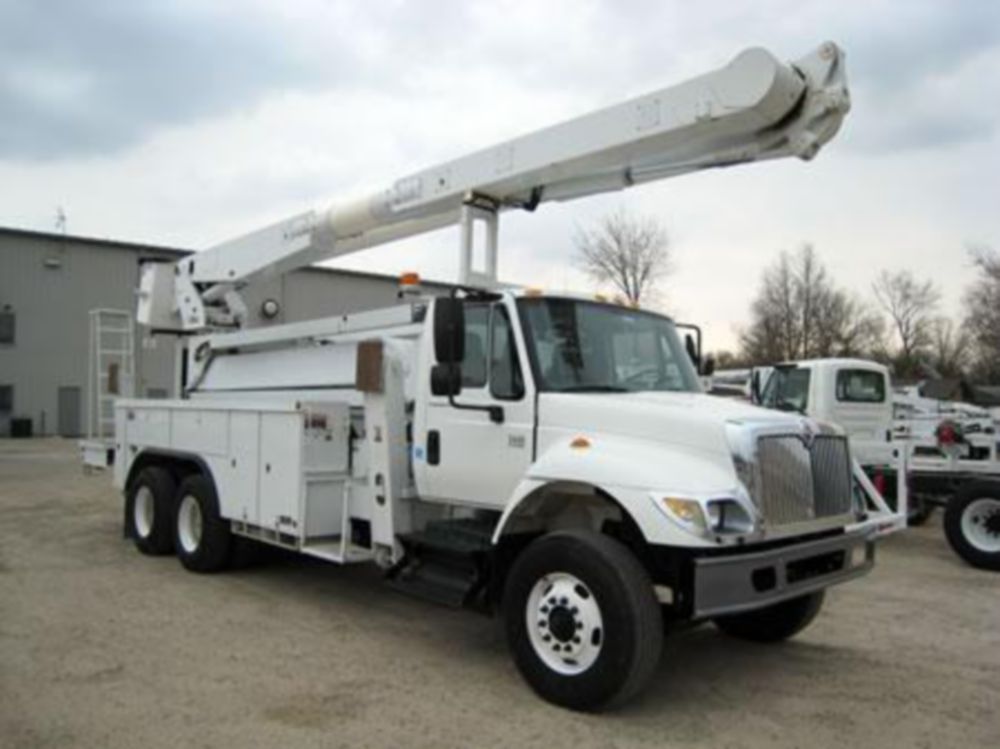 100 ft Transmission Bucket Truck Rental - Custom Truck One Source