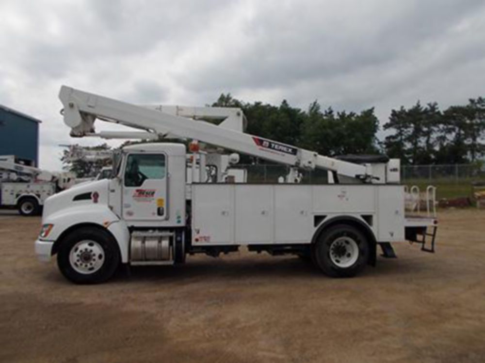 50 ft Distribution Bucket Truck Rental - Custom Truck One Source