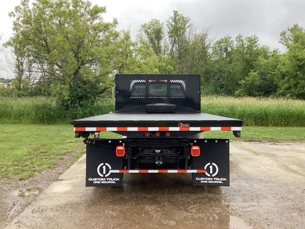 2023 Chevrolet 6500 4x4 18' Load King Dumping Flatbed Truck