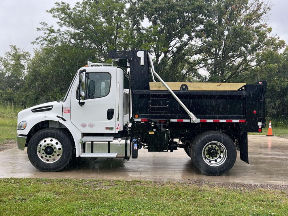 2025 Freightliner M2106 4x2 10' Load King Dump Truck