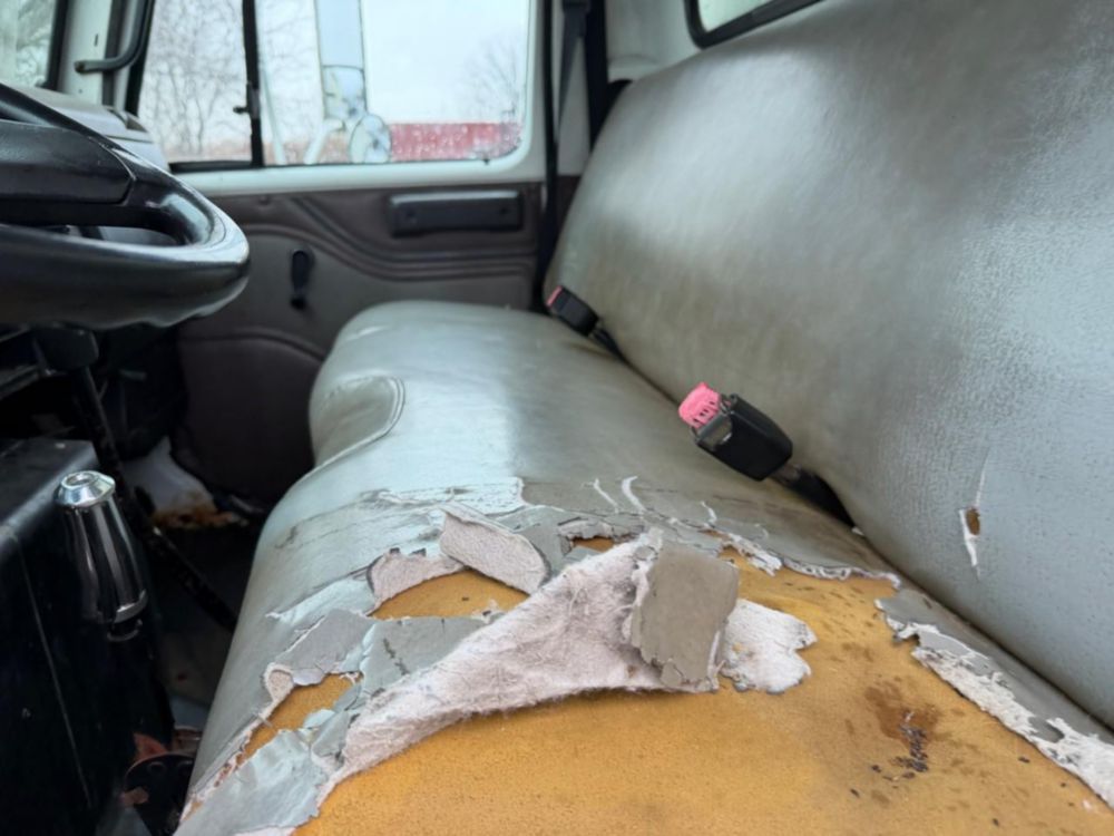 2000 Int'l 4700 Chipper Truck