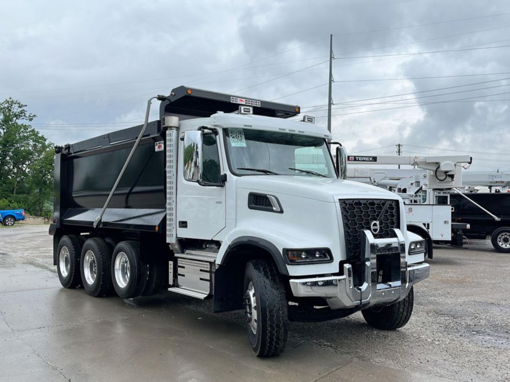2025 Volvo VHD 8x4 16' Ox Bodies Elliptical Dump Truck