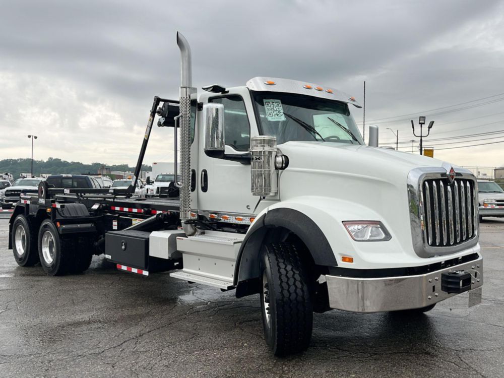 2025 International HX620 6x4 Galbreath U5-OR-174 Roll-Off Truck
