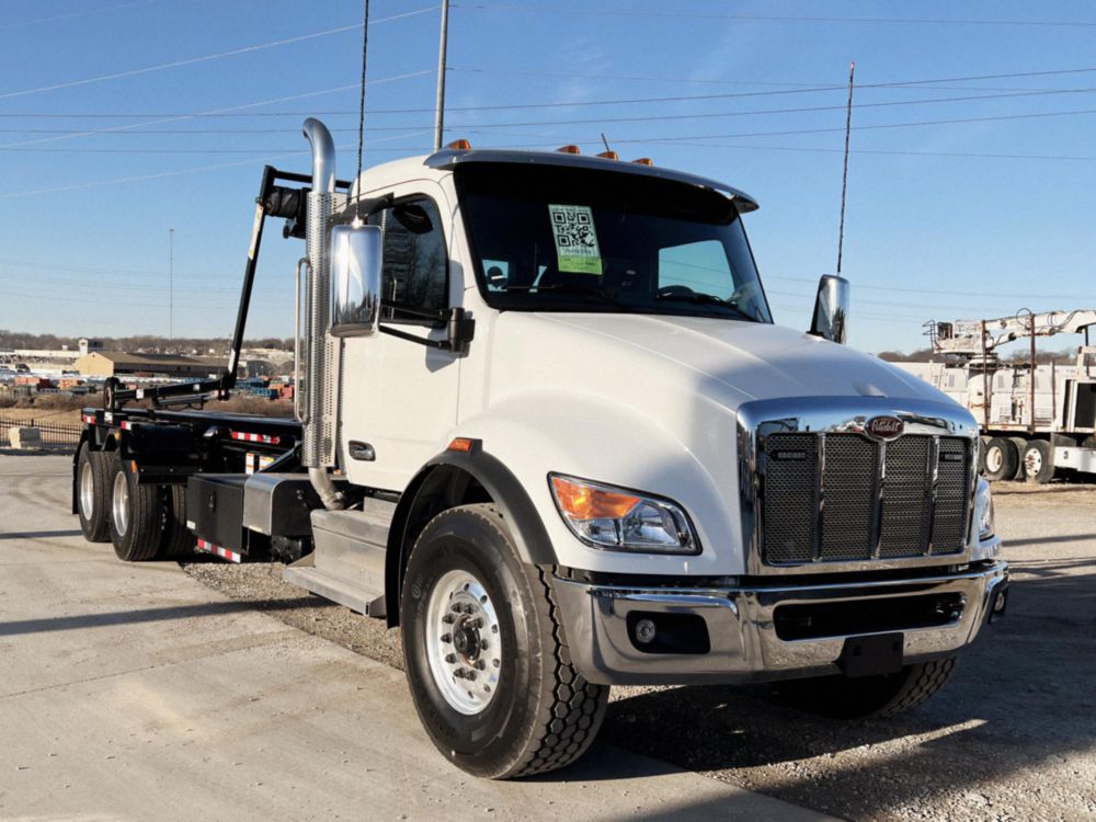 Peterbilt 548 6x4 Galbreath U5-OR-174 Roll-Off Truck