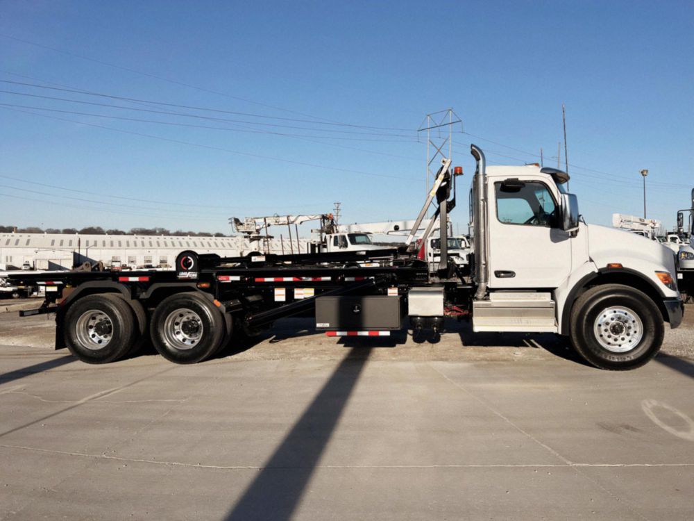 Peterbilt 548 6x4 Galbreath U5-OR-174 Roll-Off Truck