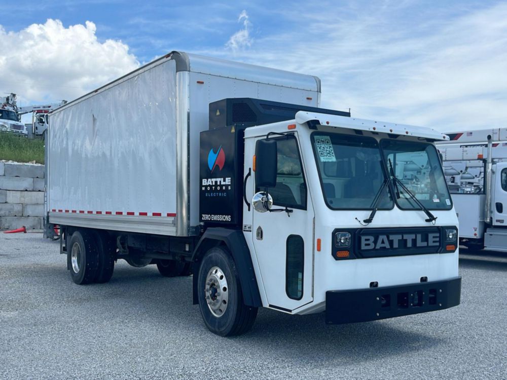 2023 Battle Motors LNT 4x2 20' Box Truck
