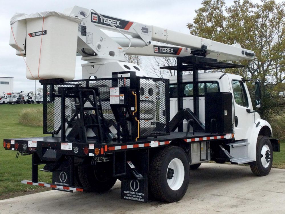 2025 Freightliner M2106 4x2 Terex Utilities XT PRO 60/70-ORA-F-PC ...