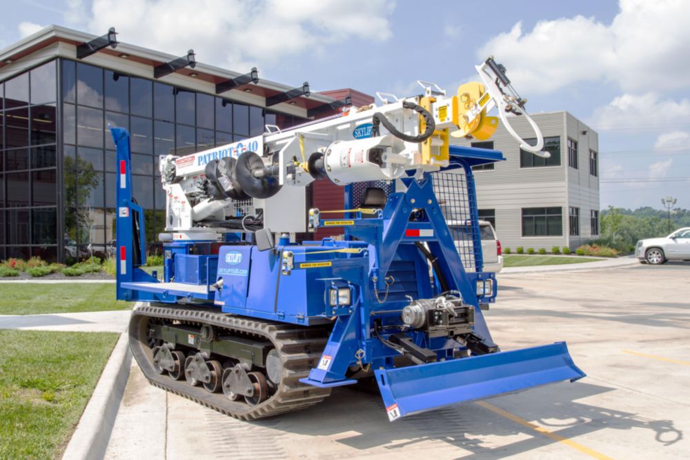 6,000 lbs Track Backyard Digger Derrick Rental - Custom Truck One Source