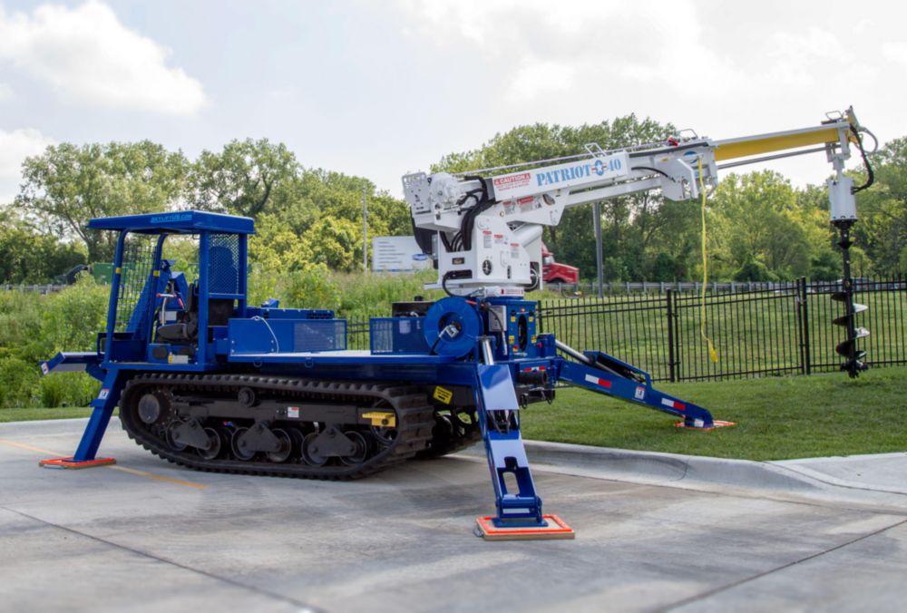 6,000 lbs Track Backyard Digger Derrick Rental - Custom Truck One Source