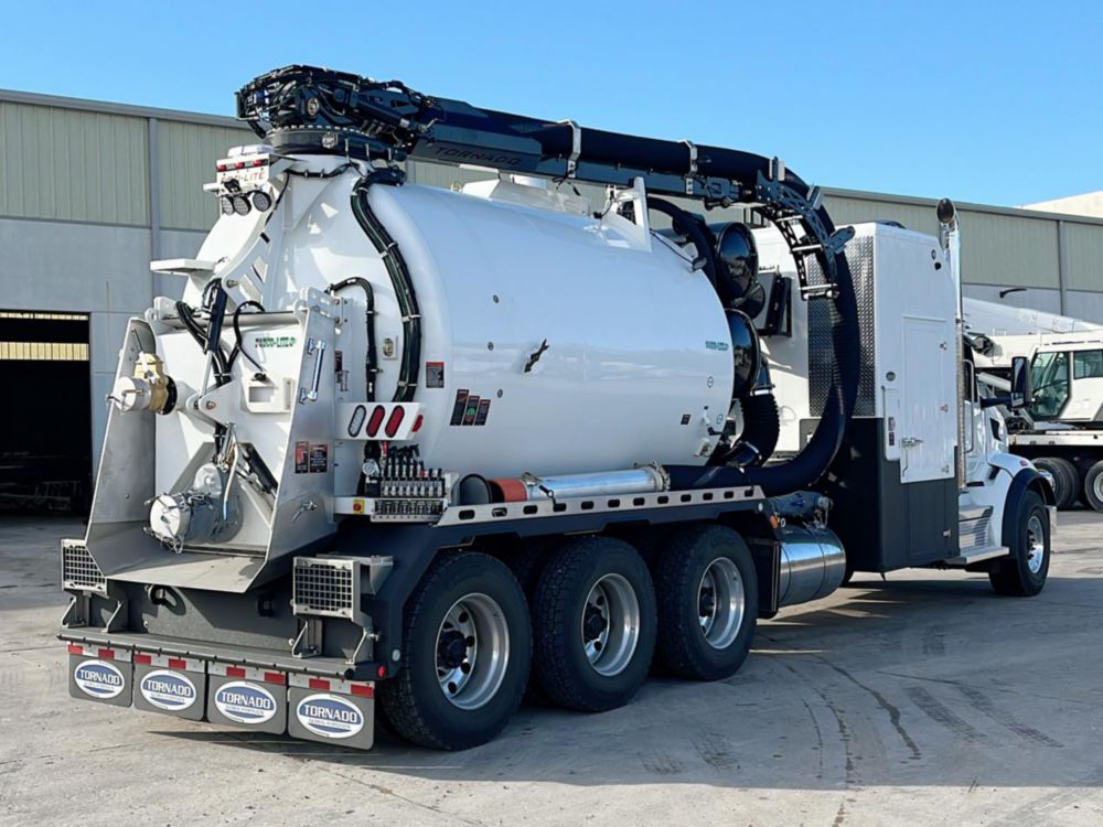 2025 Peterbilt 567 8x6 Tornado Global F4 Ecolite Hydrovac Truck
