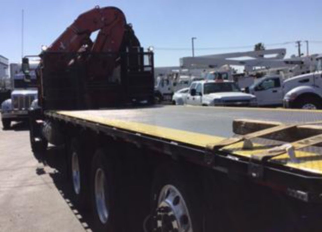 62,831 lbs Knuckle Boom Rental - Custom Truck One Source