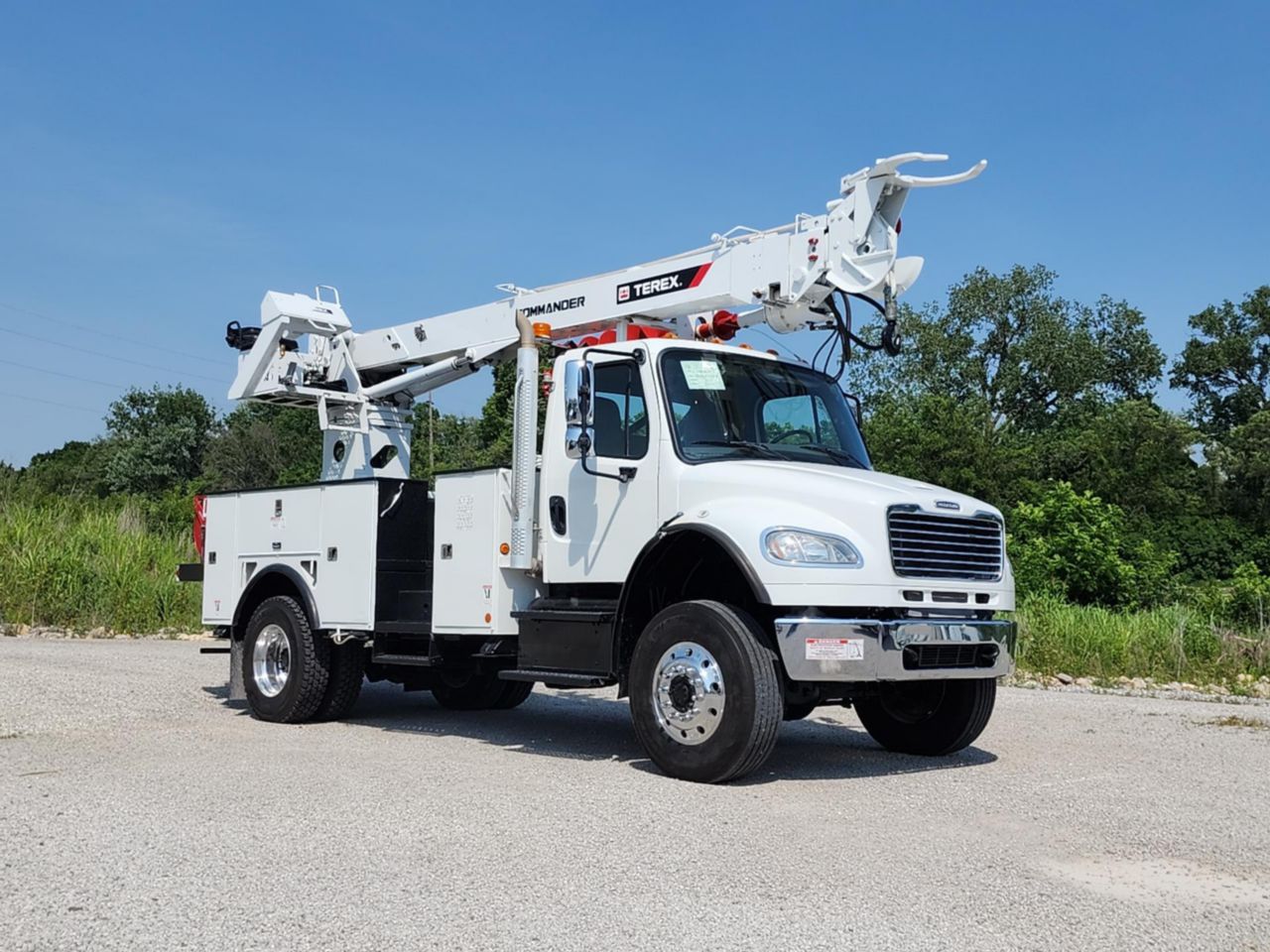 2020 Freightliner M2106 4x4 Terex C4047 Digger Derrick