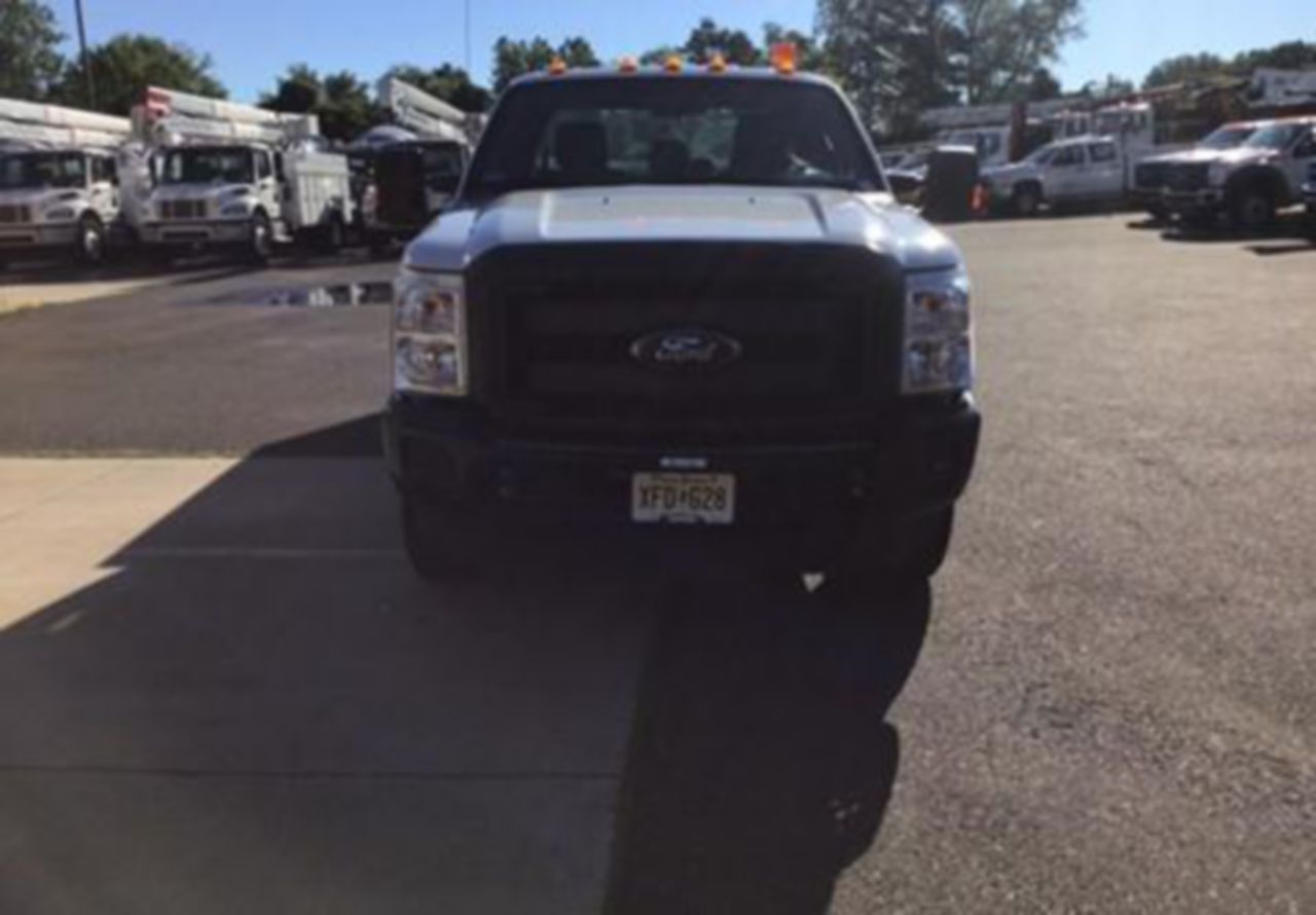 8 ft Medium-Duty Service Body Rental - Custom Truck One Source