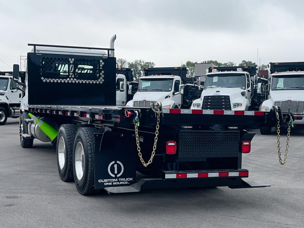 2025 Freightliner Cascadia 6x4 24' 6" Flatbed Truck w/ Load King ...