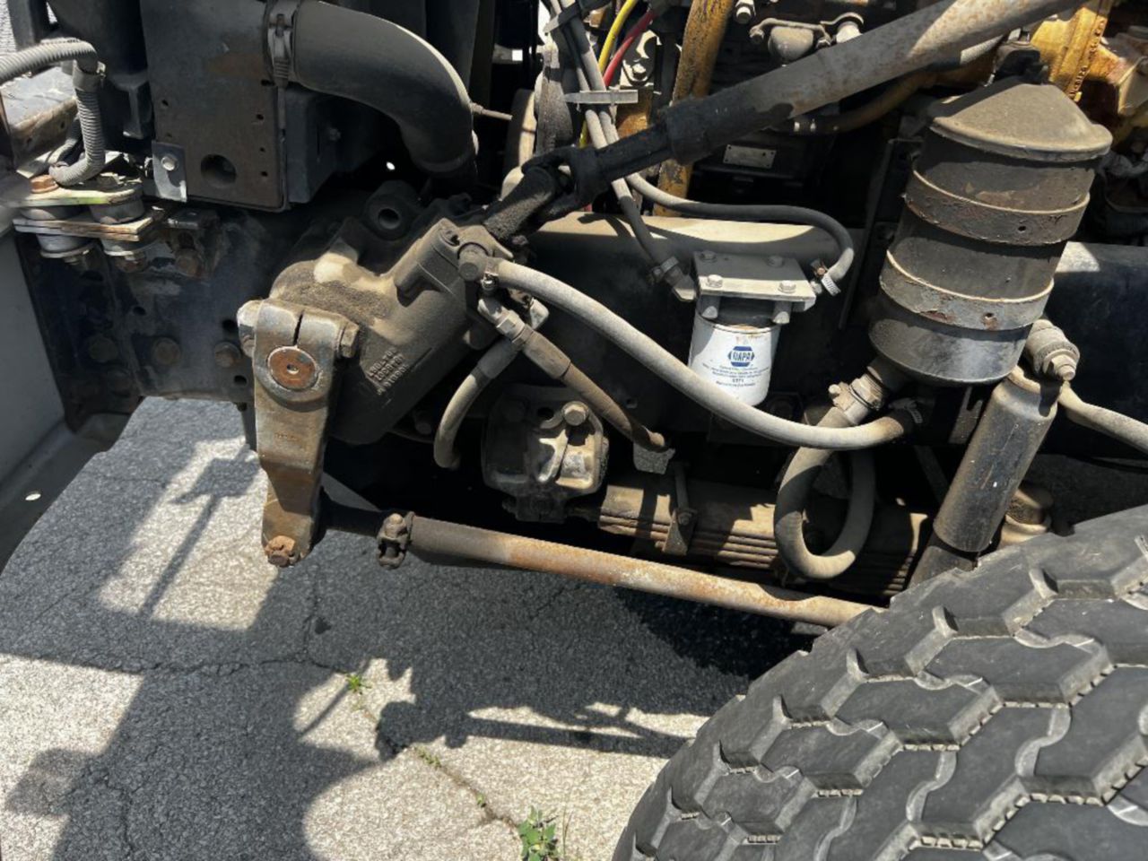 1998 VOLVO WG64 conveyor truck