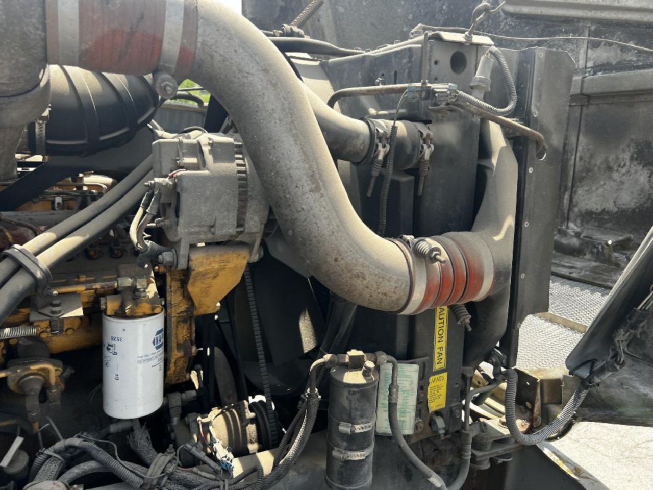 1998 VOLVO WG64 conveyor truck