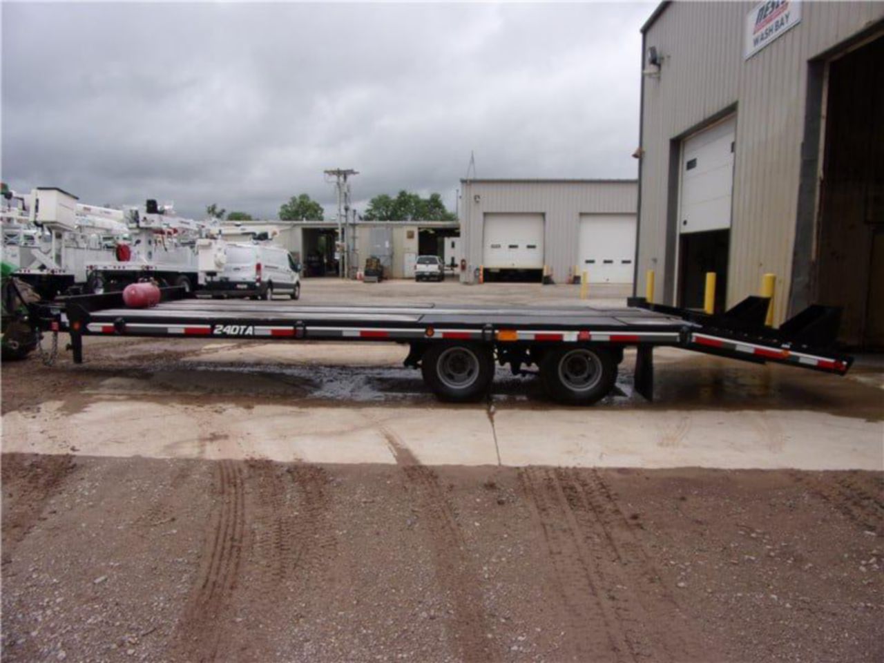 24,000 lbs Pintle/Tag Trailer Rental - Custom Truck One Source