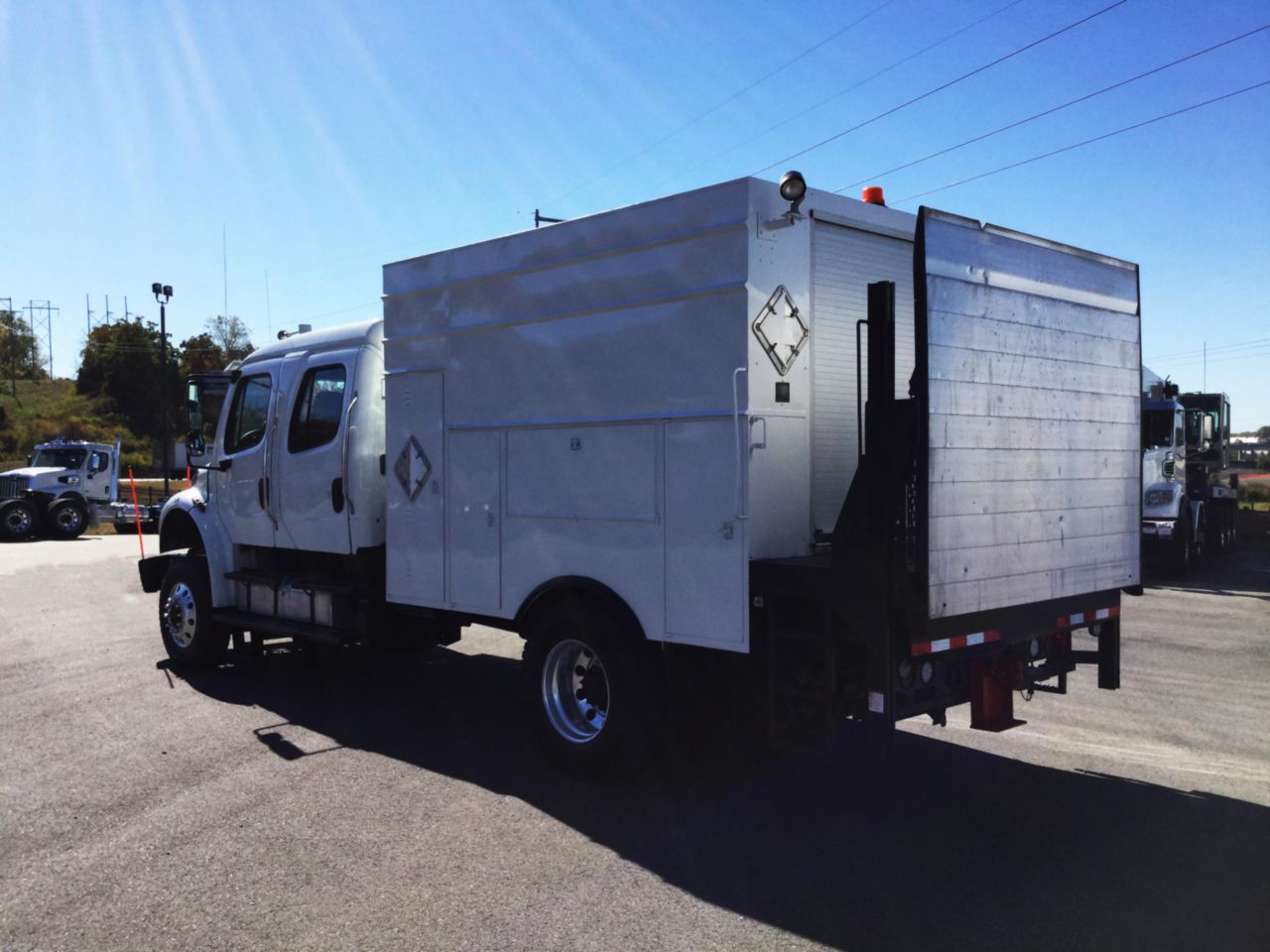 2013 Freightliner M2106 4x4 Crew Cab Rail Service Truck