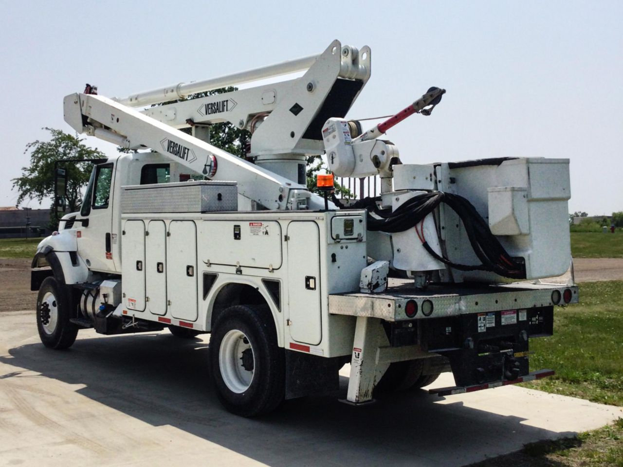 2015 IHC 7300 Versalift VST-6000 Bucket Truck