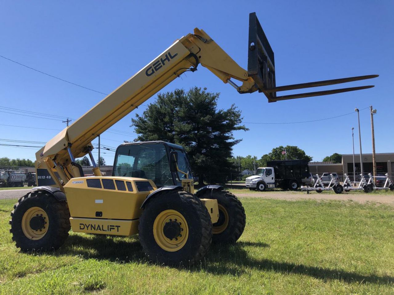 12,000 lbs Telehandler Rental - Custom Truck One Source