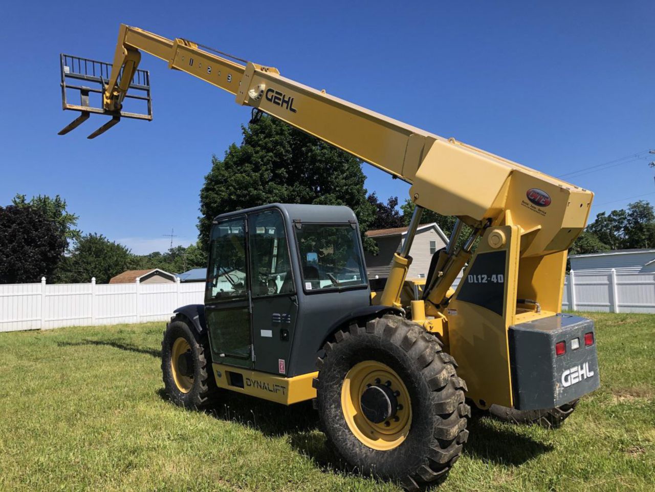 12,000 lbs Telehandler Rental - Custom Truck One Source
