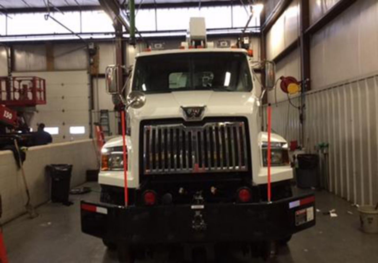 37 ft Hi-Rail Bucket Truck Rental - Custom Truck One Source