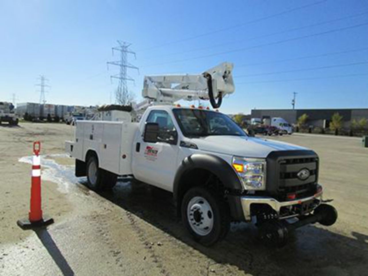 38 ft Hi-Rail Bucket Truck Rental - Custom Truck One Source