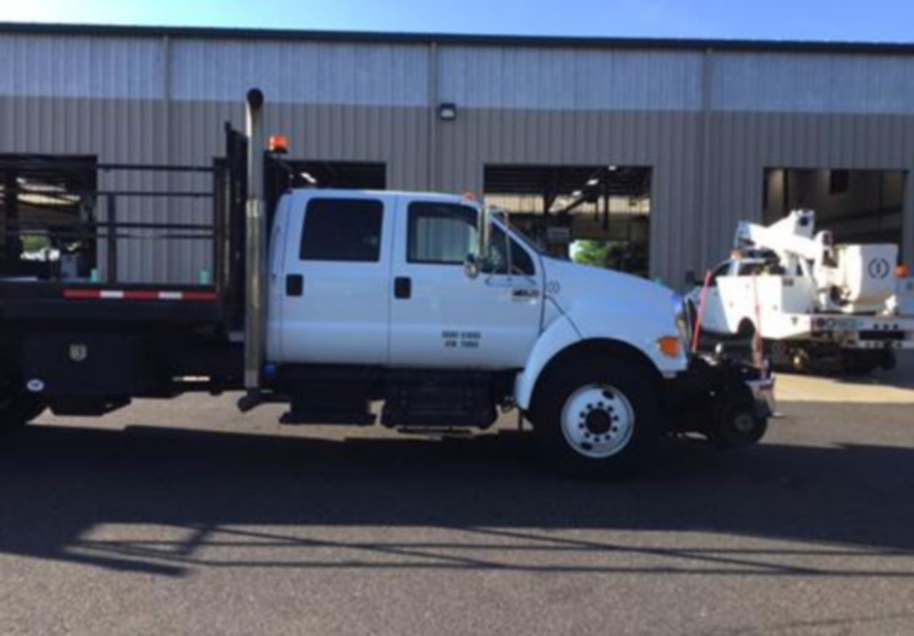 Crew Cab Hi-Rail Scissor Lift Rental - Custom Truck One Source