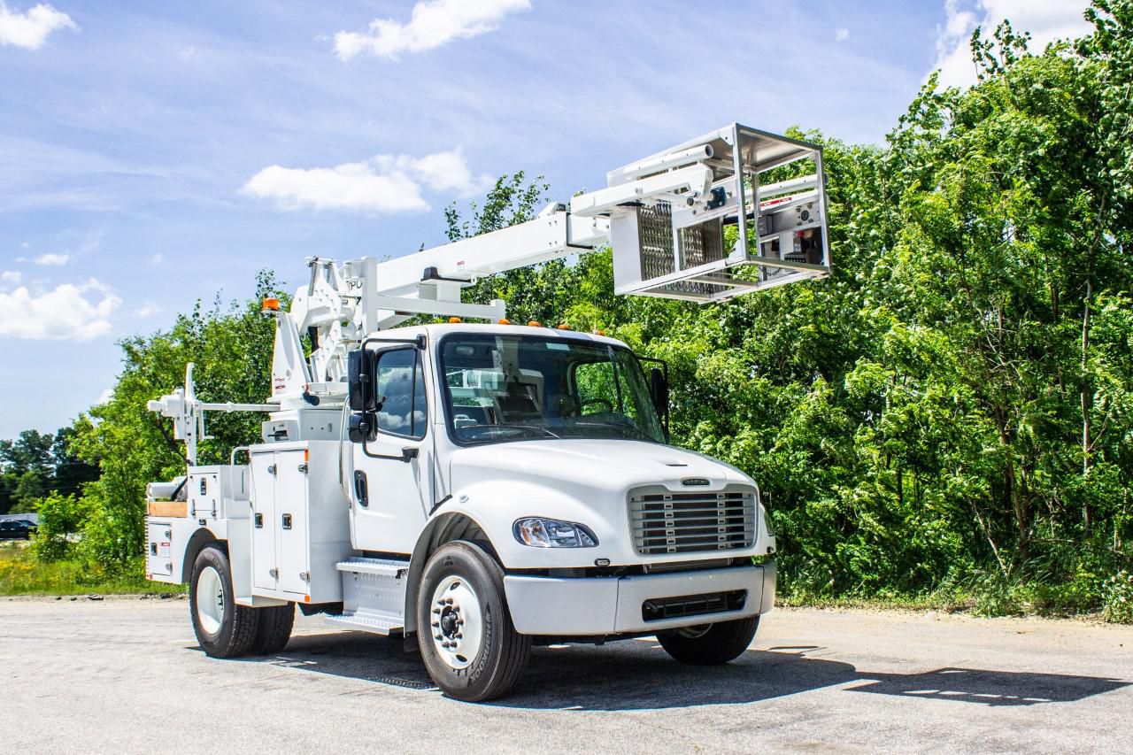 35 ft Telecom Bucket Truck Rental - Custom Truck One Source