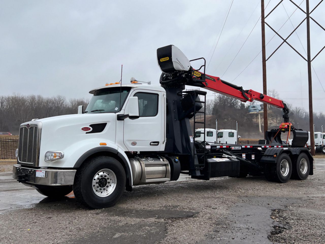2023 Peterbilt 567 6x4 Palfinger Epsilon M13A80 Grapple Truck