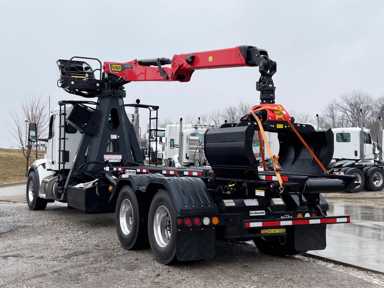 2023 Peterbilt 567 6x4 Palfinger Epsilon M13A80 Grapple Truck