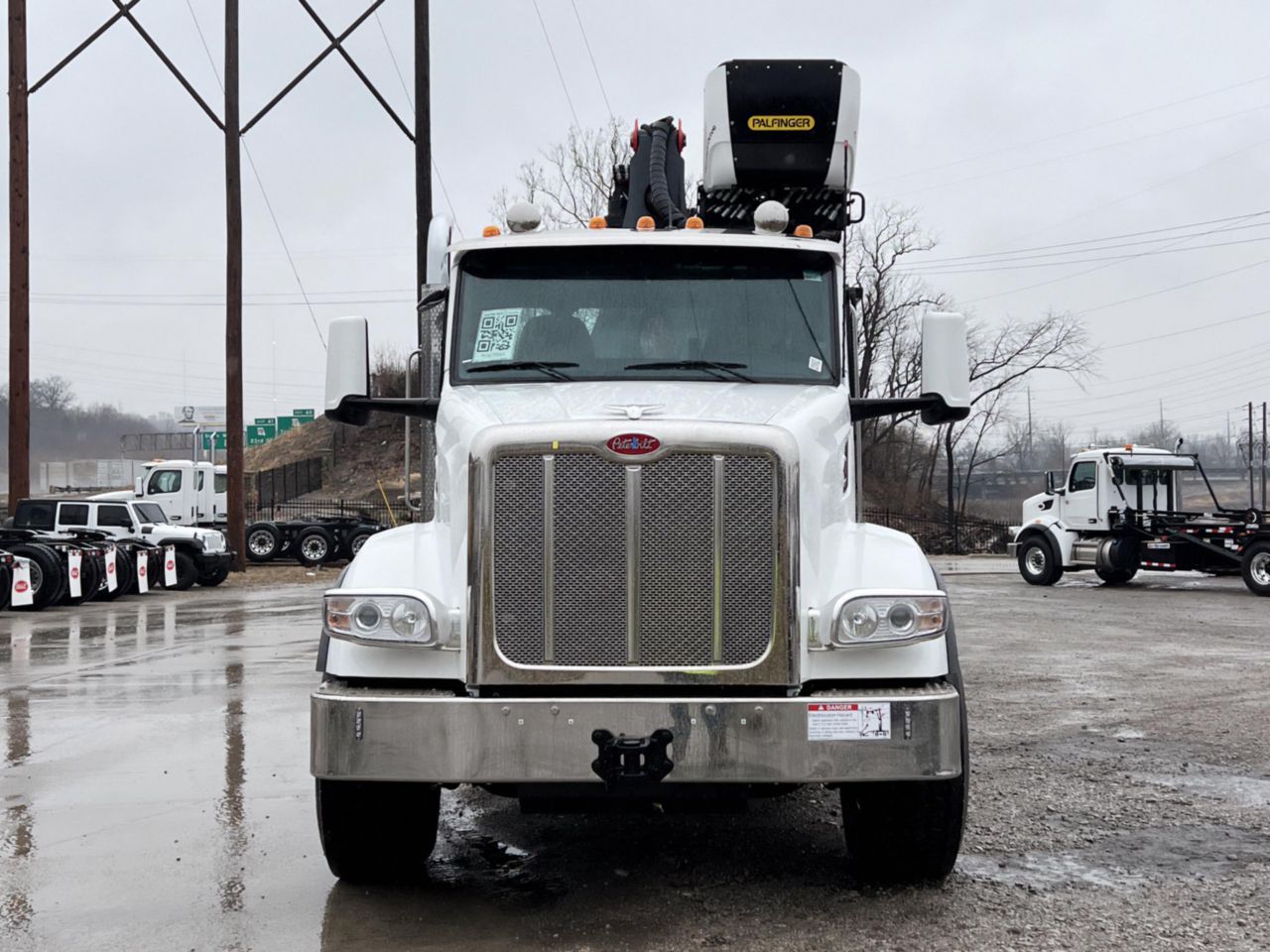 2023 Peterbilt 567 6x4 Palfinger Epsilon M13A80 Grapple Truck