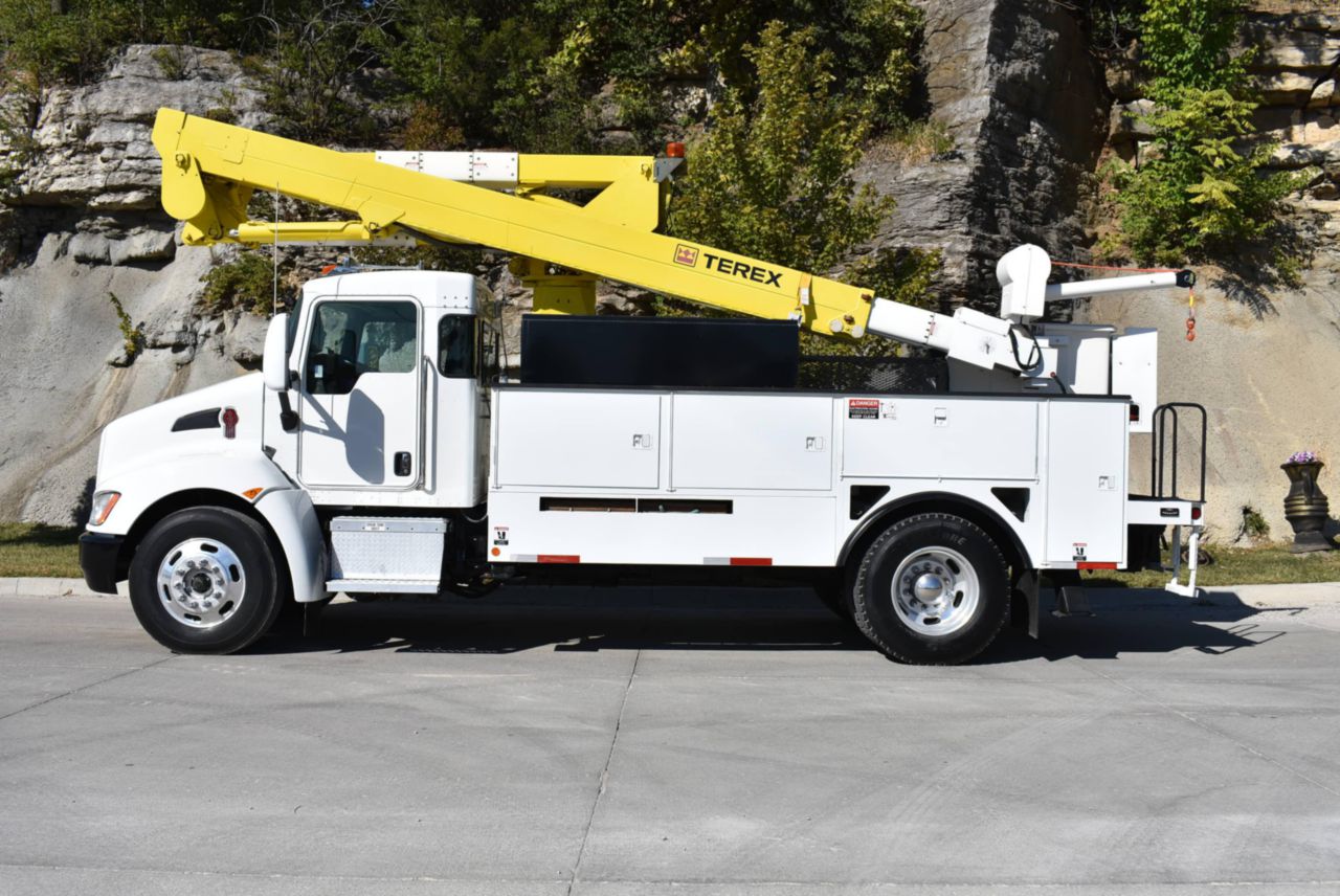 50 ft Distribution Bucket Truck Rental - Custom Truck One Source