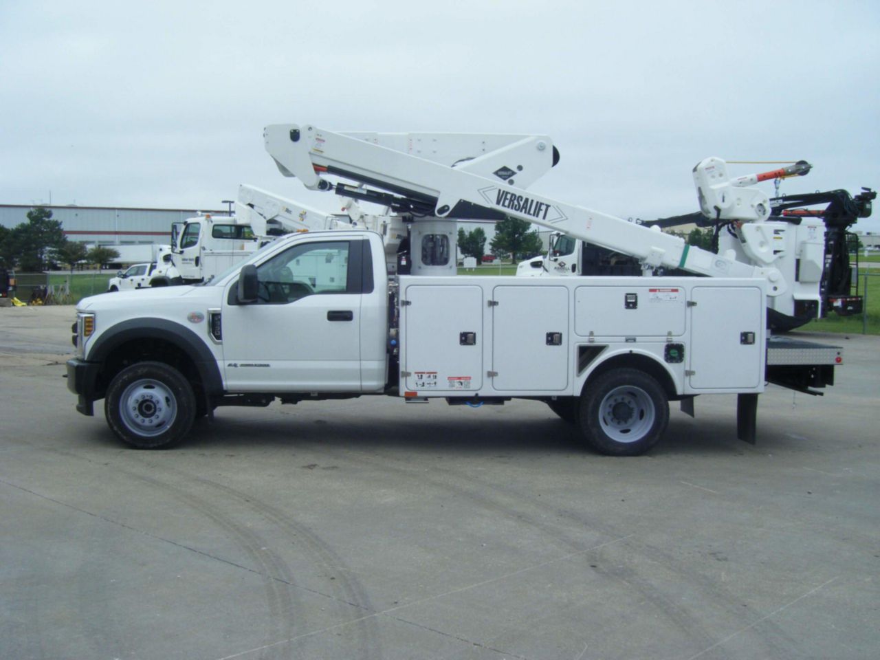 40 ft Distribution Bucket Truck Rental - Custom Truck One Source