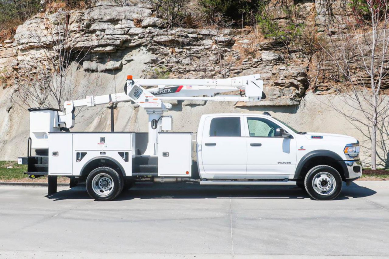 40 ft Telecom Bucket Truck Rental - Custom Truck One Source