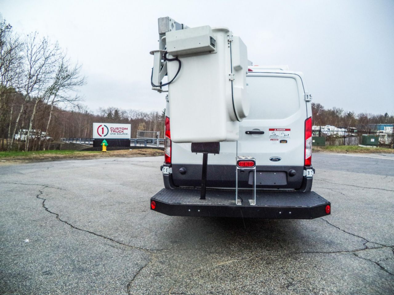 29 ft Telecom Bucket Truck Rental - Custom Truck One Source