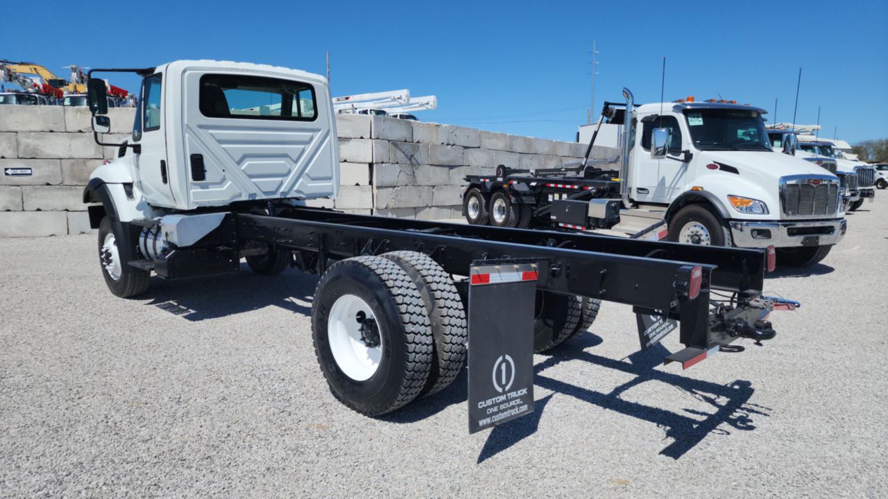 2018 International 7300 4x4 Cab & Chassis