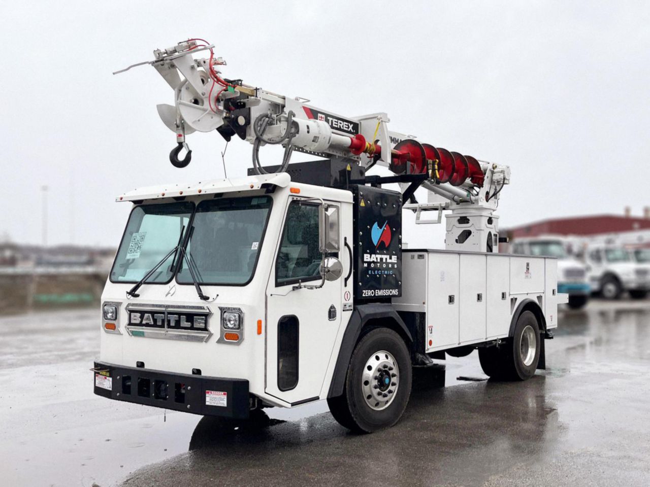 Terex Commander 4047 Digger Derrick on 2023 Battle Motors 4x2 LNT-44