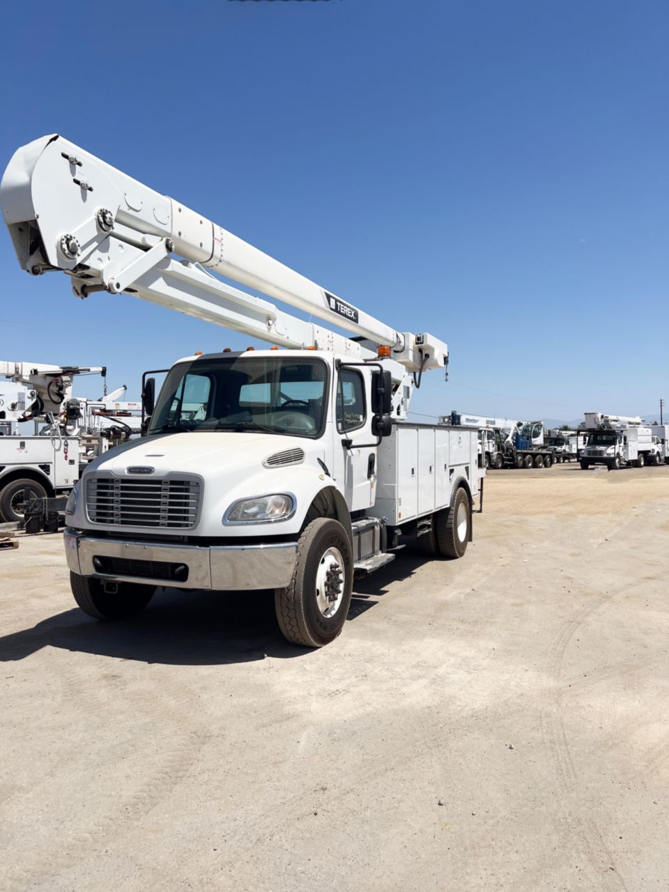 2015 Freightliner M2106 4x4 Terex 5TC-55 Bucket Truck