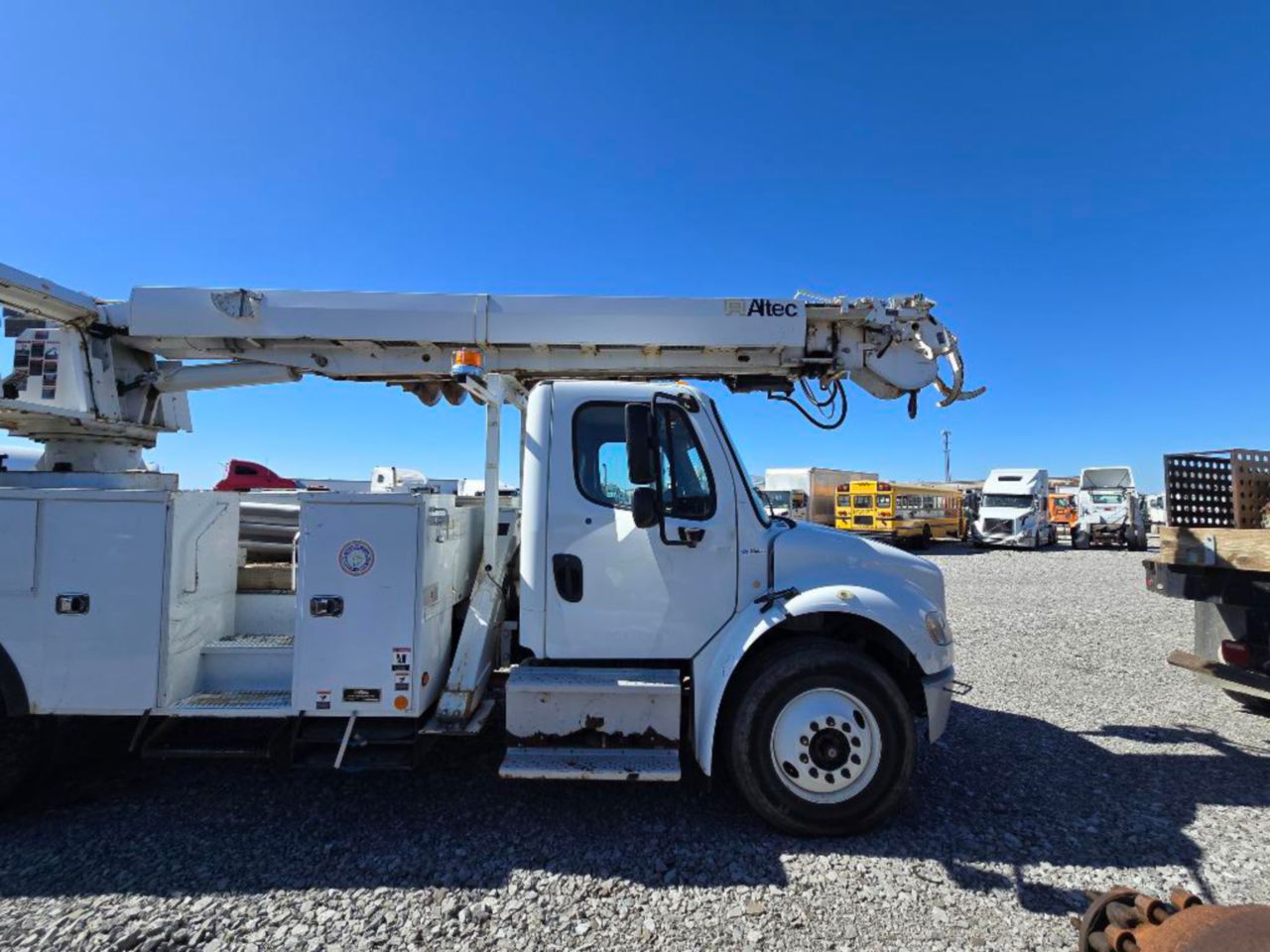 2016 Freightliner M2106 Altec DM478-TR Digger Derrick