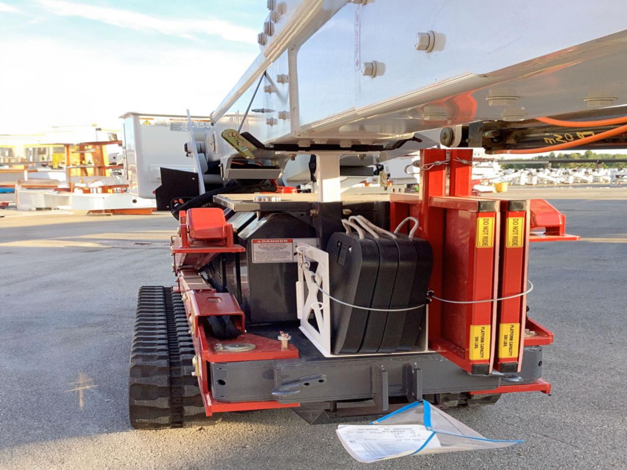 2025 Load King OUTBACK 60S Track Load King 35-64B Track Bucket Truck